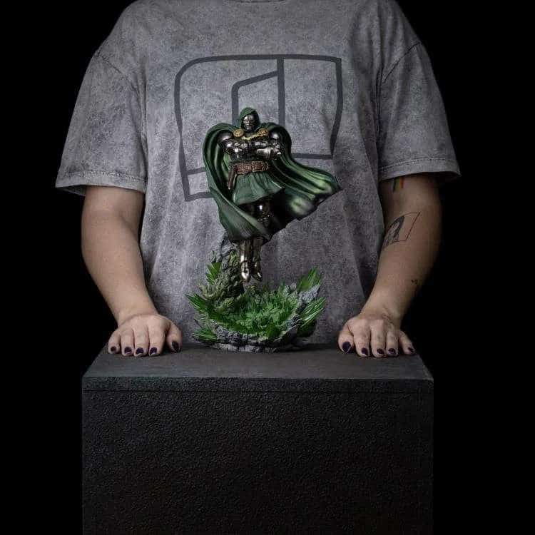 DOCTOR DOOM INFINITY GAUNTLET ART SCALE 1/10 - FRIKANIME