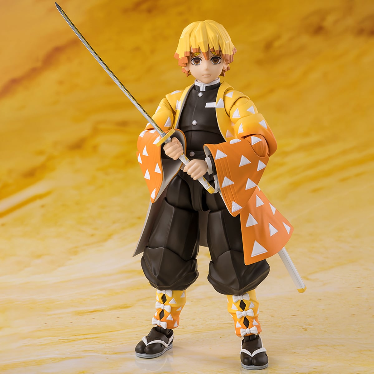 ZENITSU AGATSUMA DEMON SLAYER KIMETSU NO YAIBA SH FIGUARTS - FRIKANIME