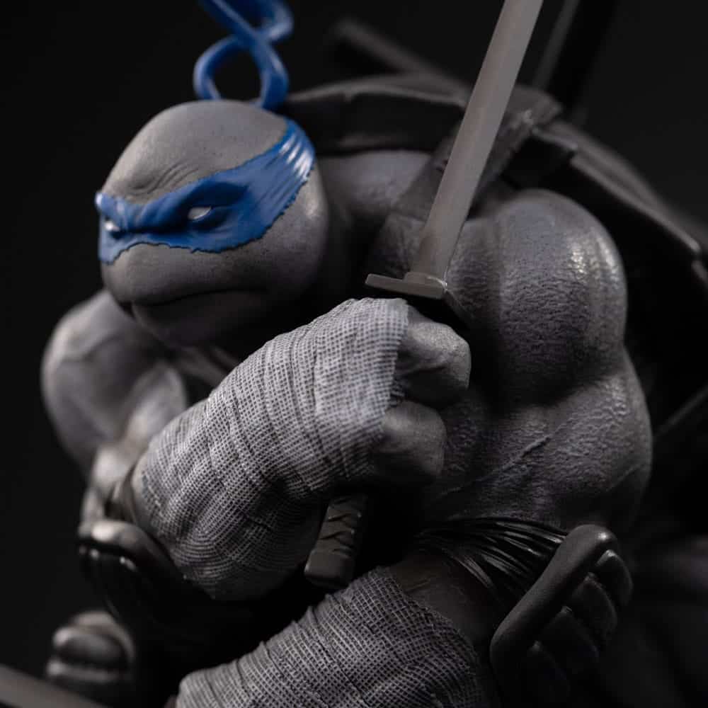 Leonardo Black and White Variant exclusive Teenage Mutant Ninja Turtles ...